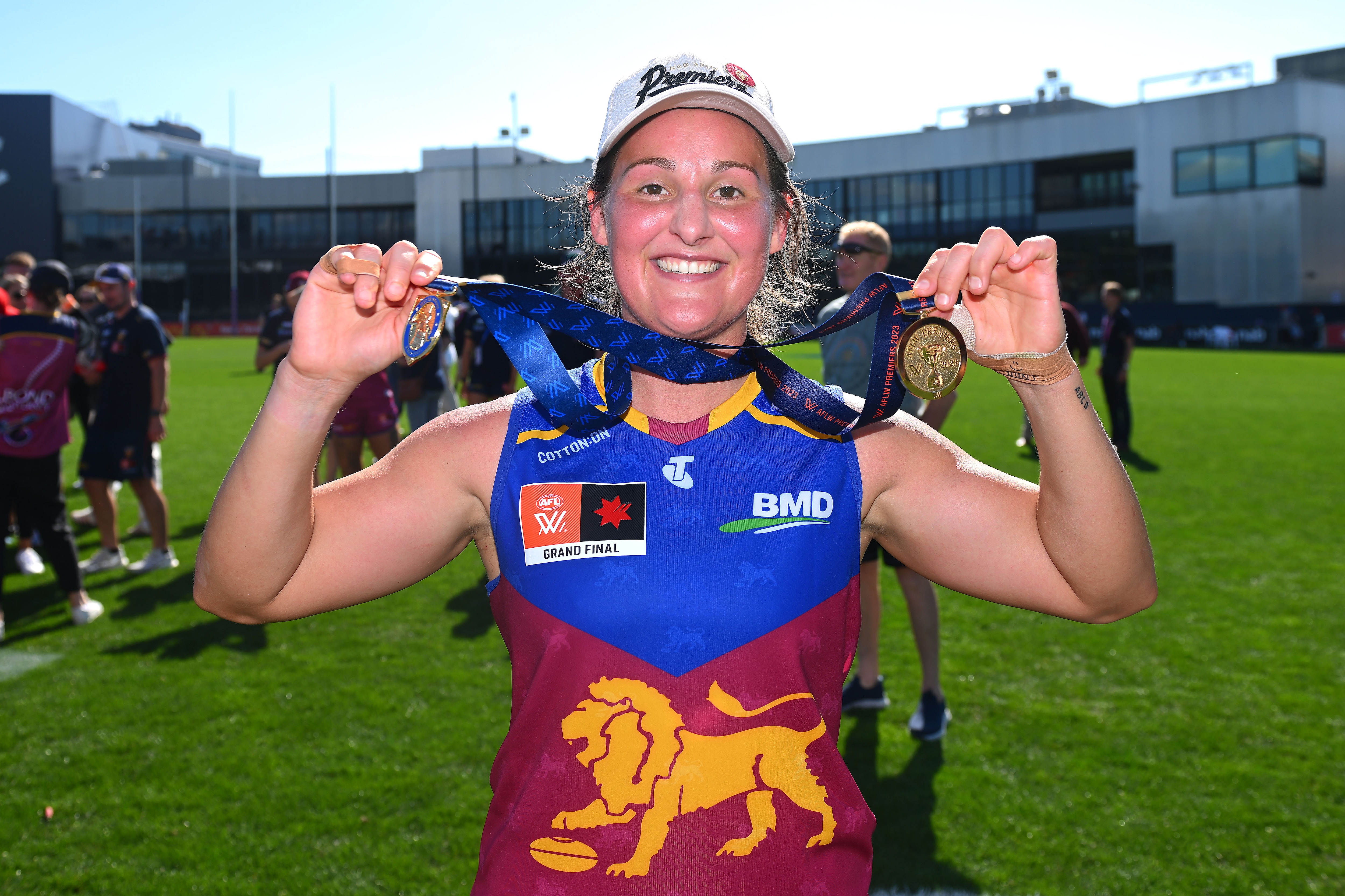 100 games for captain Koenen