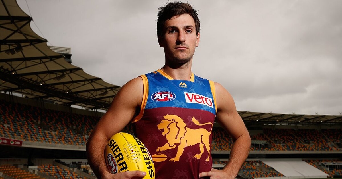 Team: Mayes to play 100th on Sunday