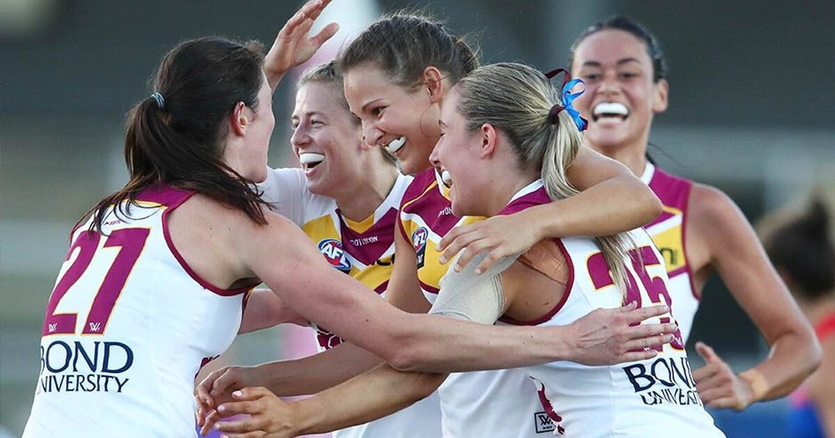 AFLW: Lions dominate the Bulldogs AFLW: Lions dominate the Bulldogs